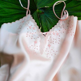 Tan My Embroidery - A hand embroidery & silk shops in Hanoi | Four ...